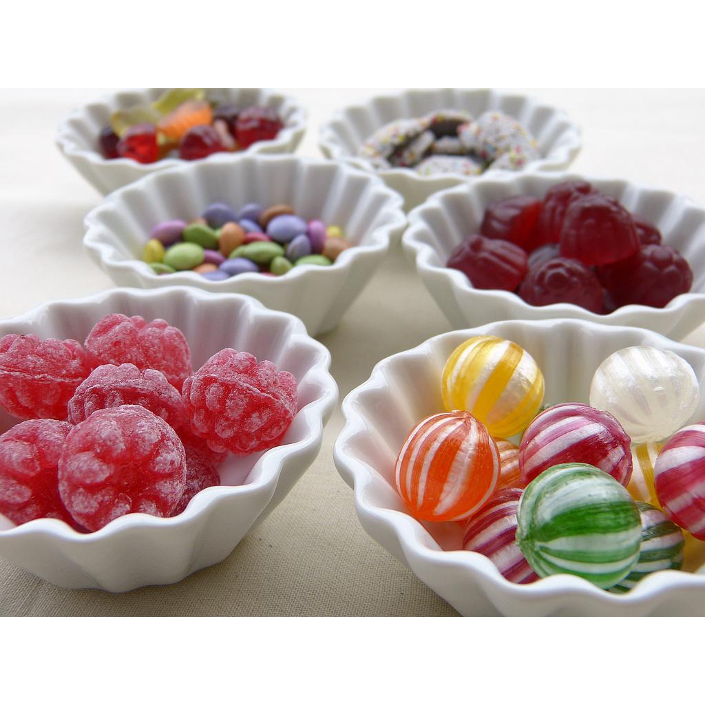 Confite surtido 10 Kg caja plástica | Banco de alimentos | Una Costa ...